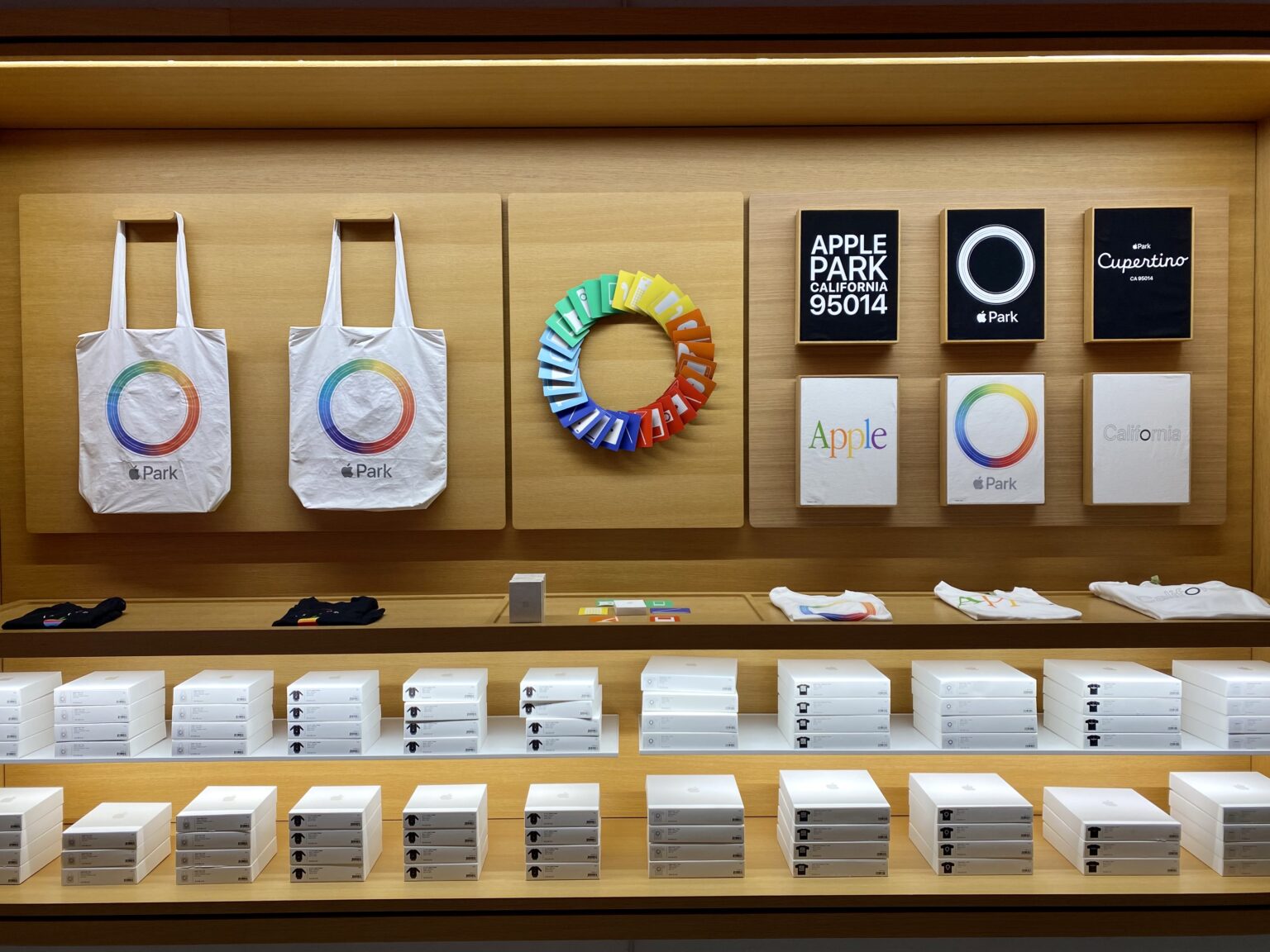 【アメリカアップル本社】誰でも見学可能！アップルパークビジターセンターで社会科見学 - Chiposa's Blog